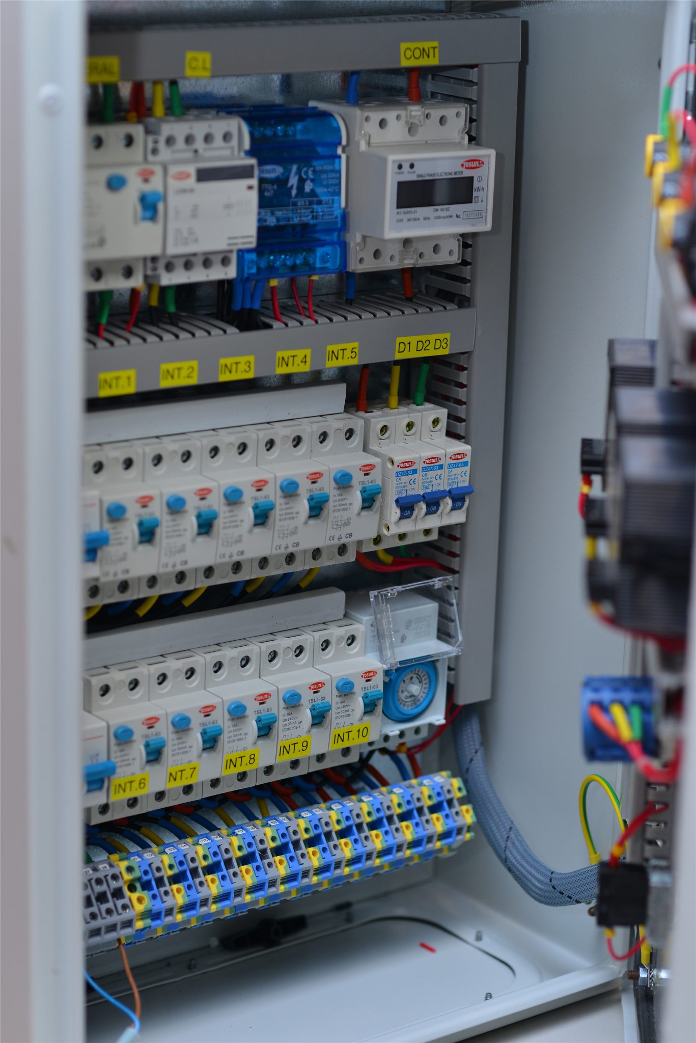 Comprender las sobrecargas del circuito eléctrico y cómo prevenirlas