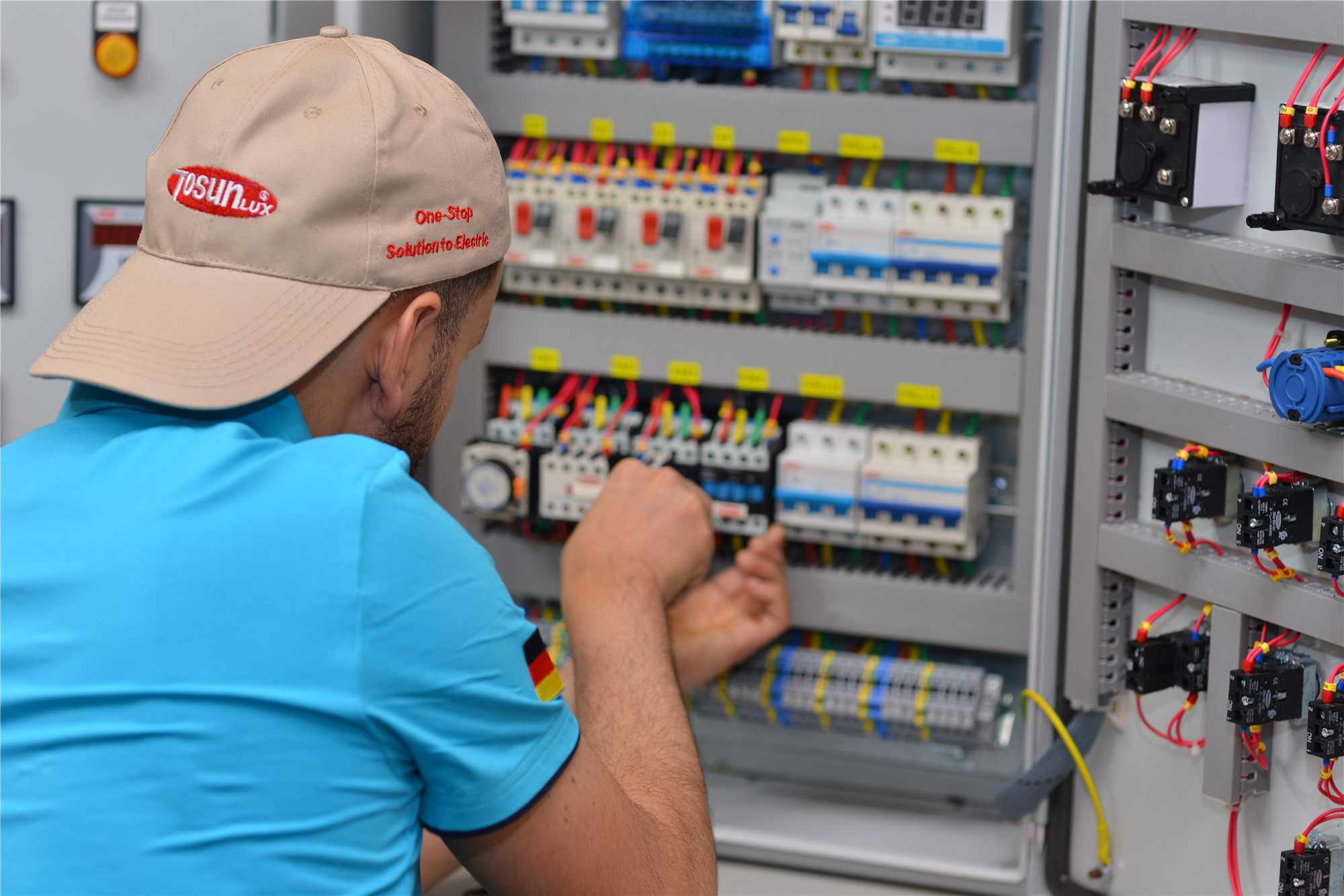 Comment faire fonctionner manuellement un commutateur de transfert ...